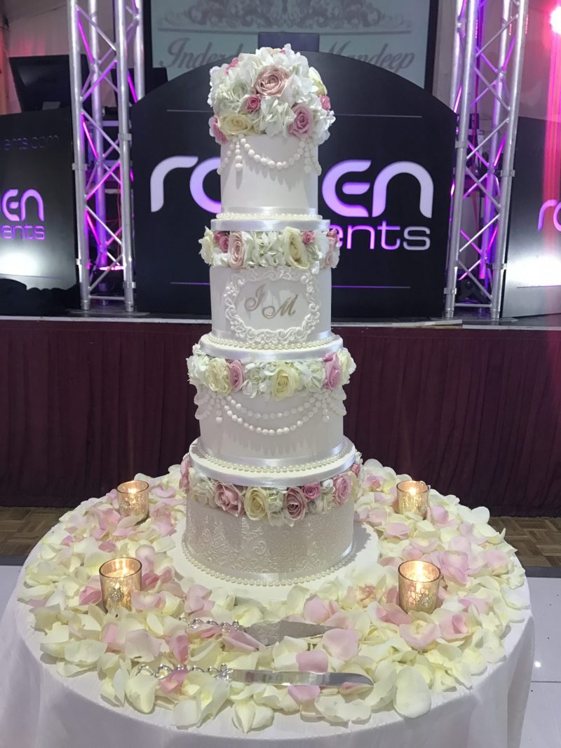 Iced Collection tower style 501 – Asian Wedding Cakes